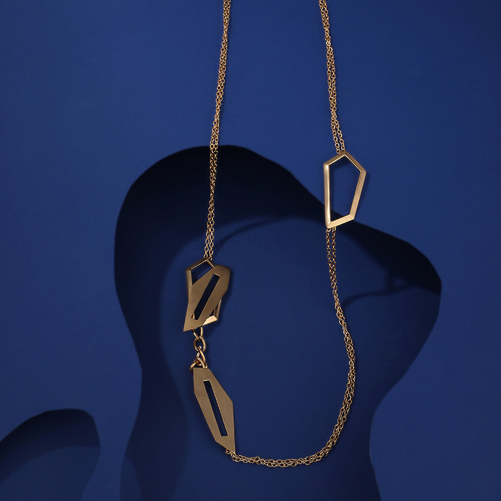 Gold Toned Chain Necklace With Rhomboid Pendants – Suhani Pittie